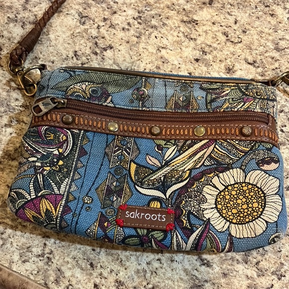 Sakroots | Bags | Sakroots Crossbody Purse | Poshmark